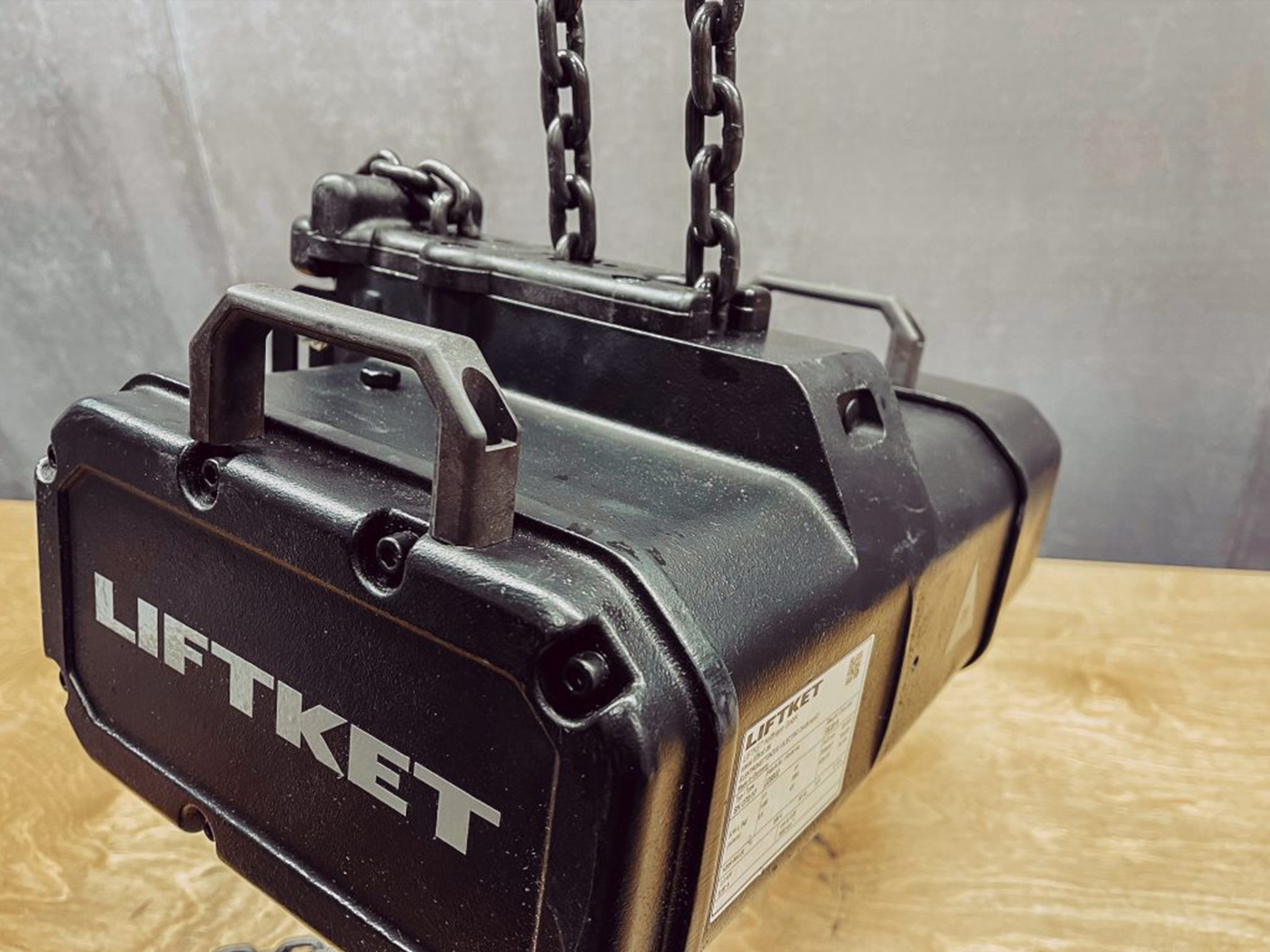 STAGEKET 2000kg | SK070/17 - LIFTKET Electric Chain Hoists